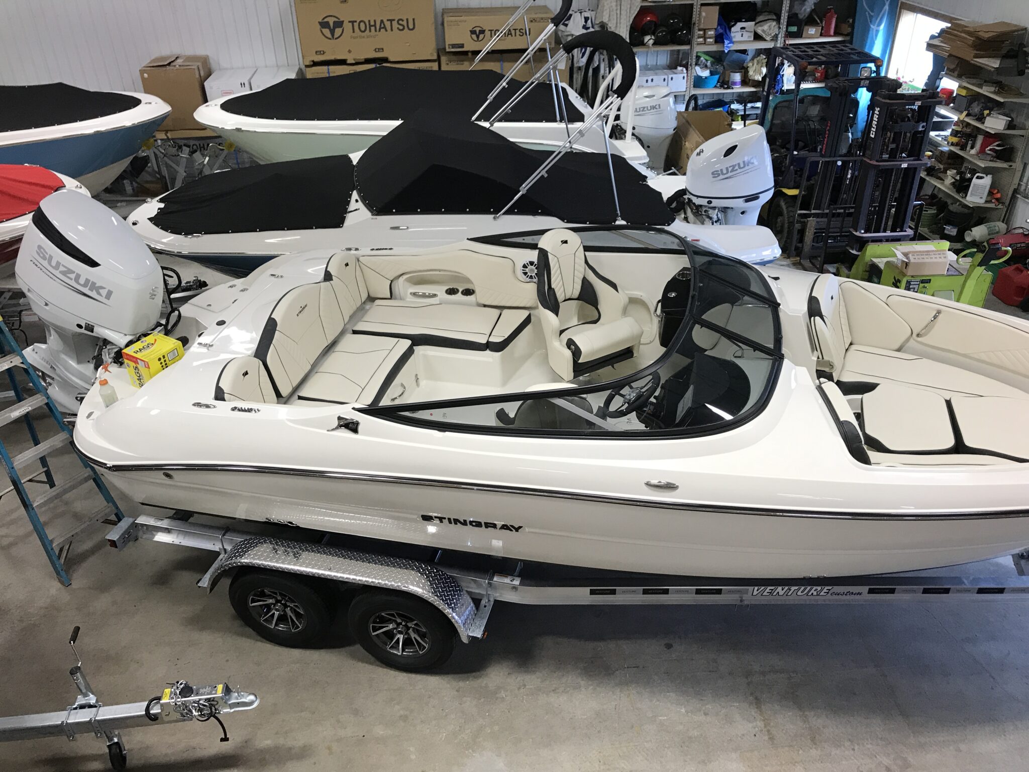 2024 All New Stingray 230 OSX, 300HP! Selling BELOW invoice!!
